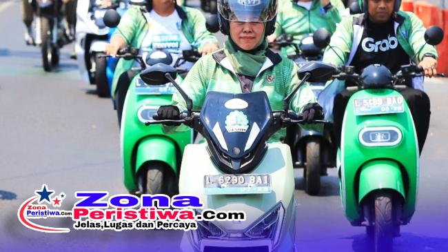 Konvoi Motor Listrik dan Resmikan PLTS Atap di 20 Titik se-Jatim ...